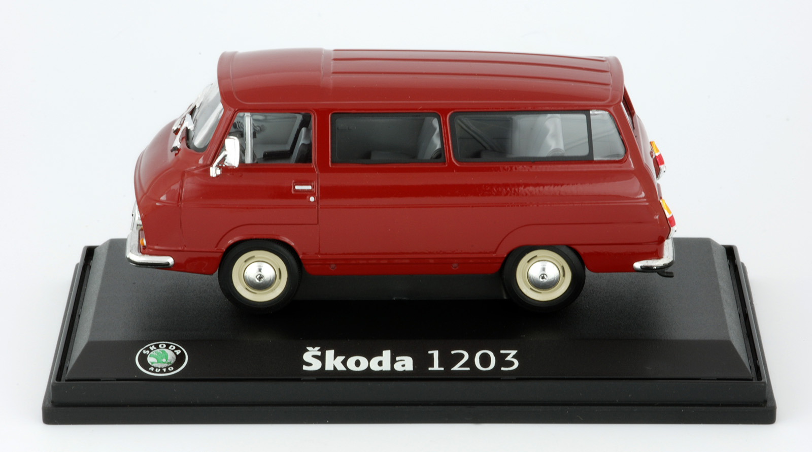 Raritní Abrexy – záhada dvou typů disků kol na modelu 1974 Škoda 1203 v ...